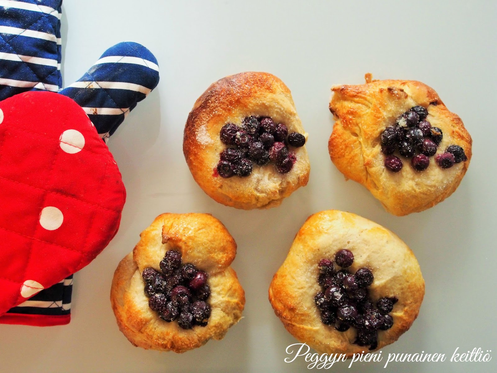 Mustikkapiirakkaa ja pullataikinaa — Peggyn pieni punainen keittio
