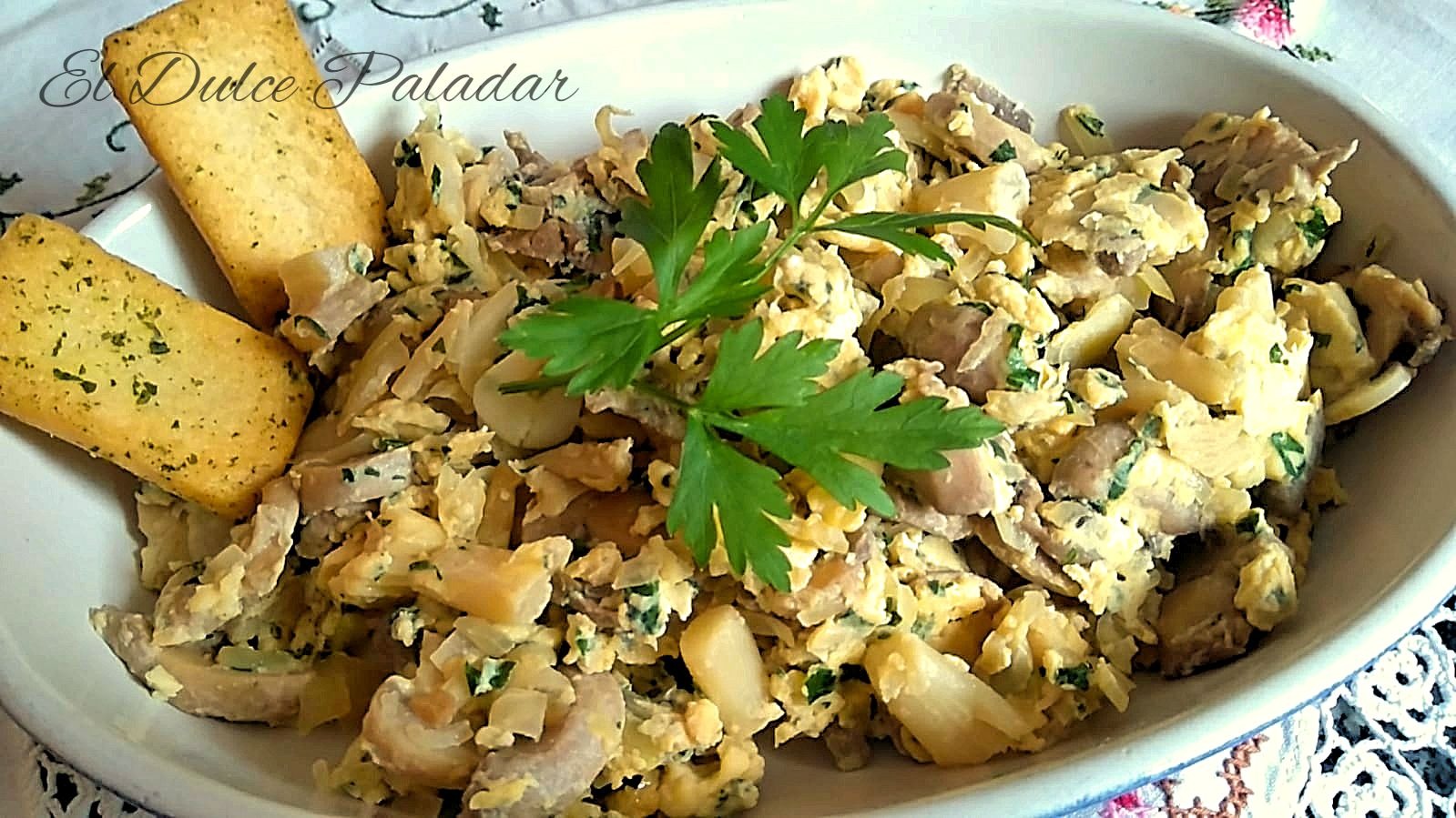 Revuelto de espárragos y champiñones - El dulce paladar