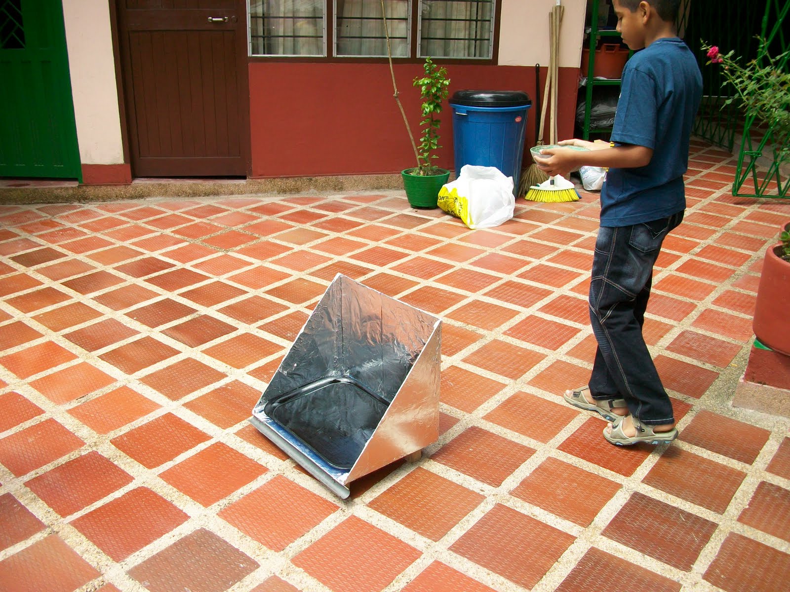 Gestión Ambiental/Omar Karim Medina Chadid: DESTILADOR SOLAR CASERO