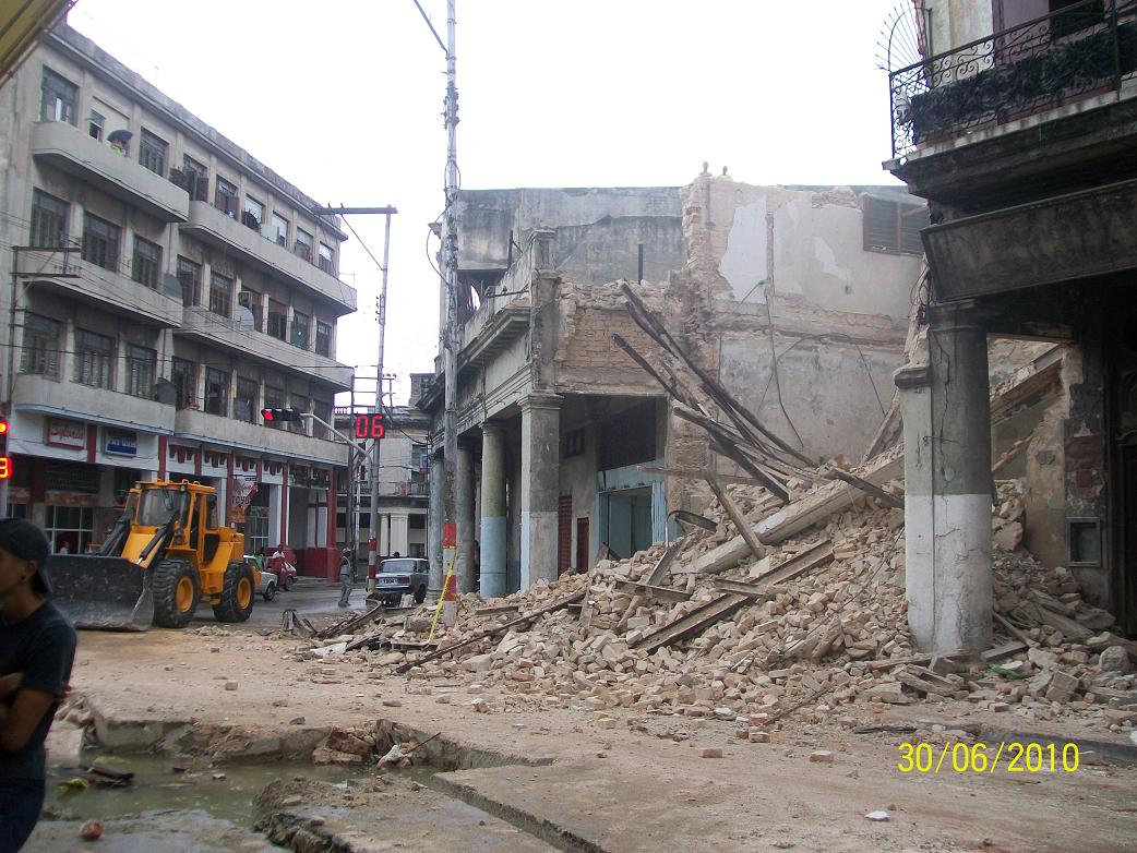 LA CURRA DE CUBA: DERRUMBE EN LA HABANA.