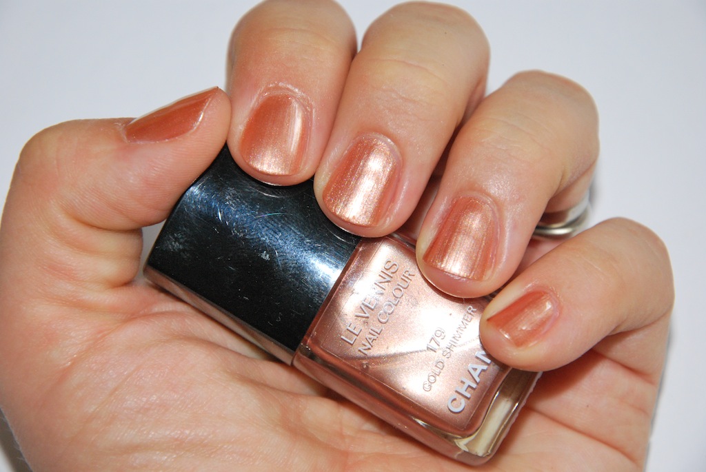 Schöne Nagellacke: Chanel Gold Shimmer 179