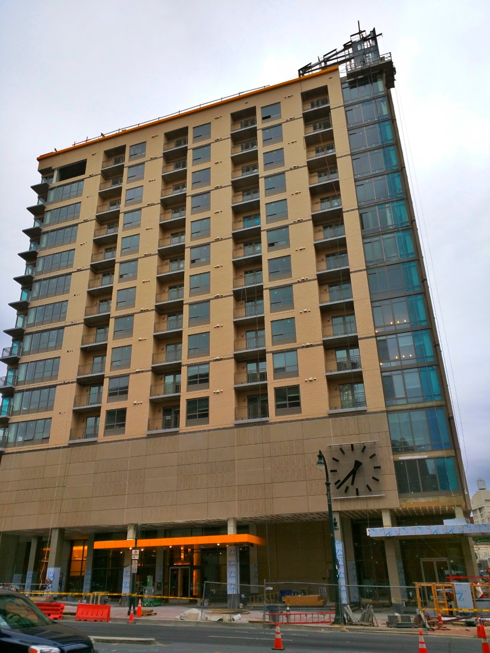 East MoCo: Large clock installed at Core apartment building in Silver ...