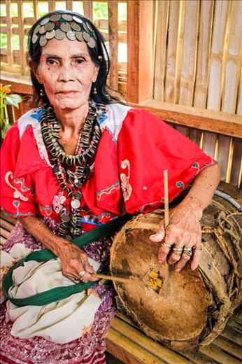 Ocean Breeze: Iloilo Folk Literature