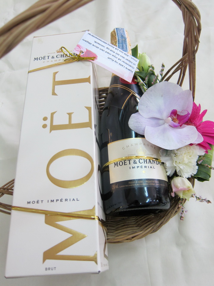 Phuket Flower Shop: พฤษภาคม 2013