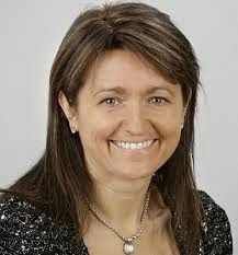 SHIKAMA : Dr HAZEL Cameron maneko w'Ubwongereza mu ikinamico rikusanya ...