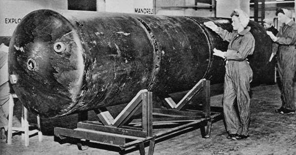 The War Over Britain 1939-45: 'Blockbuster' bomb forces Koblenz evacuation