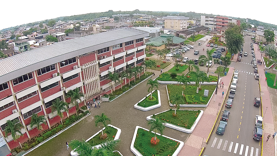 La emblemática Universidad Tecnica Estatal de Quevedo en sus 35 años de ...