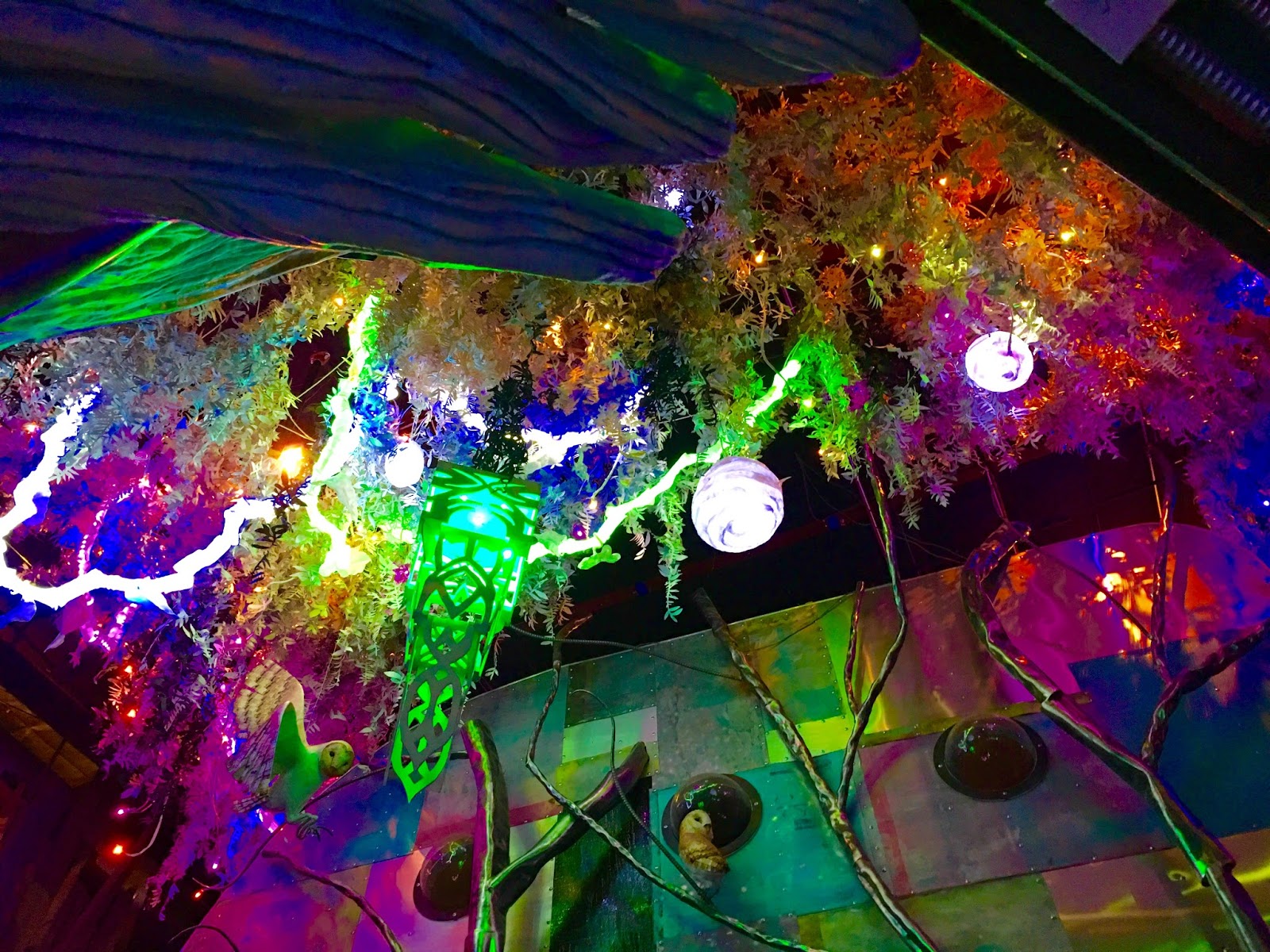 Chasing Santa Fe: MEOW WOLF - THE HOUSE OF ETERNAL RETURN - ROARS INTO ...