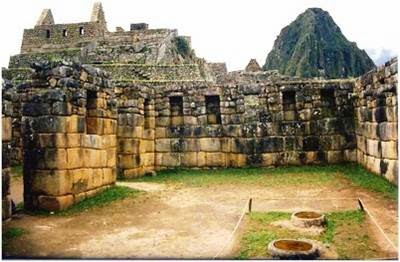 Peruvian Art 2014: Las Acllas incaicas