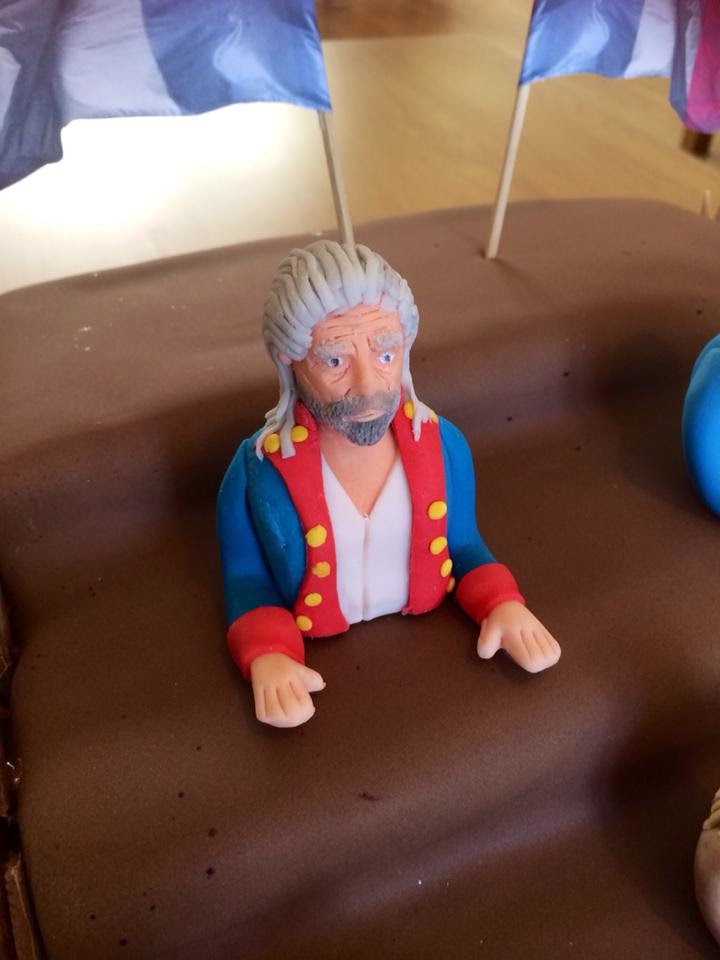Newton's Cakes : Les Miserables Cake