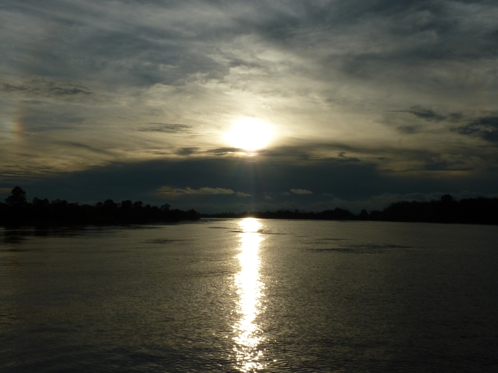 Mahakam-View: Welcome to the Mahakam River