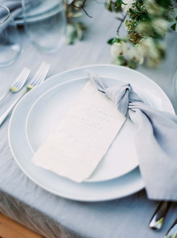 postcards and pretties: PRETTY DETAILS | Knotted Napkins