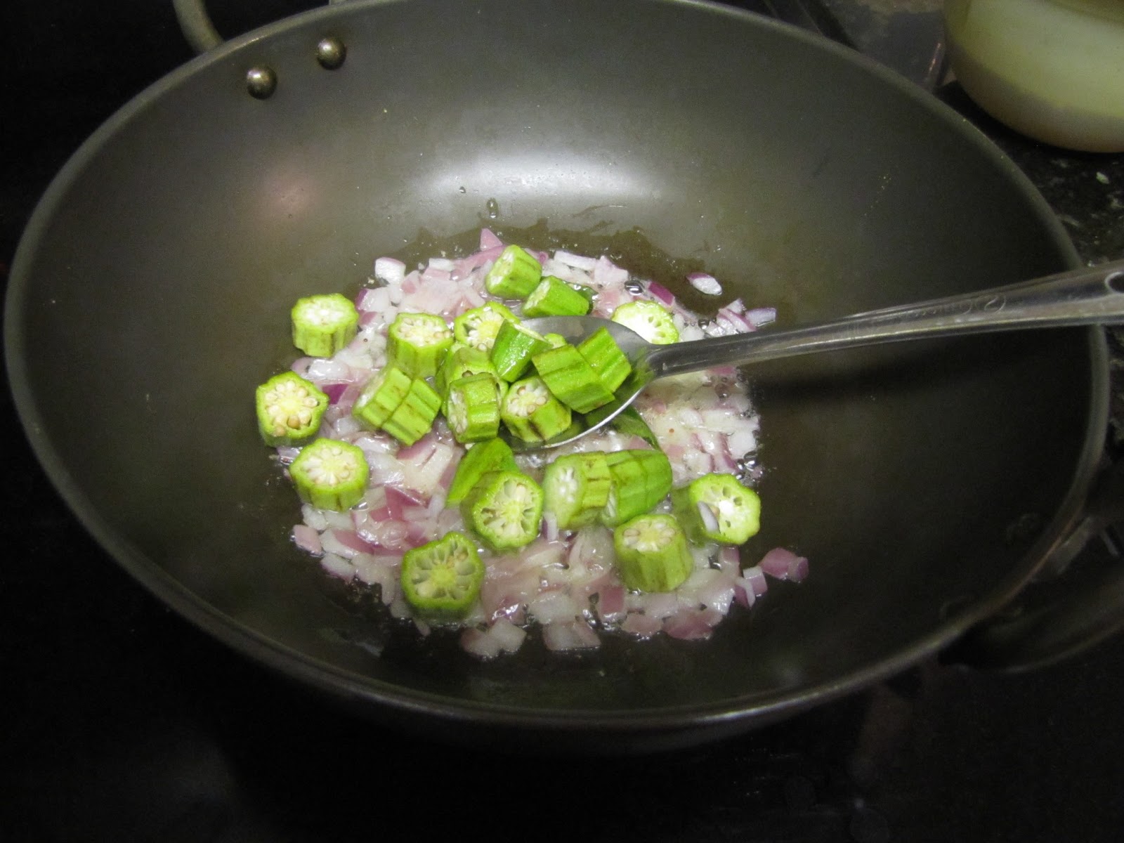 Vendakkai Puli Kuzhambu | Okra in Tamarind Gravy |Nithya's Nalabagam