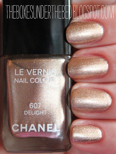 Chanel Delight and Holiday Le Vernis - Swatches and Review | The boxes ...