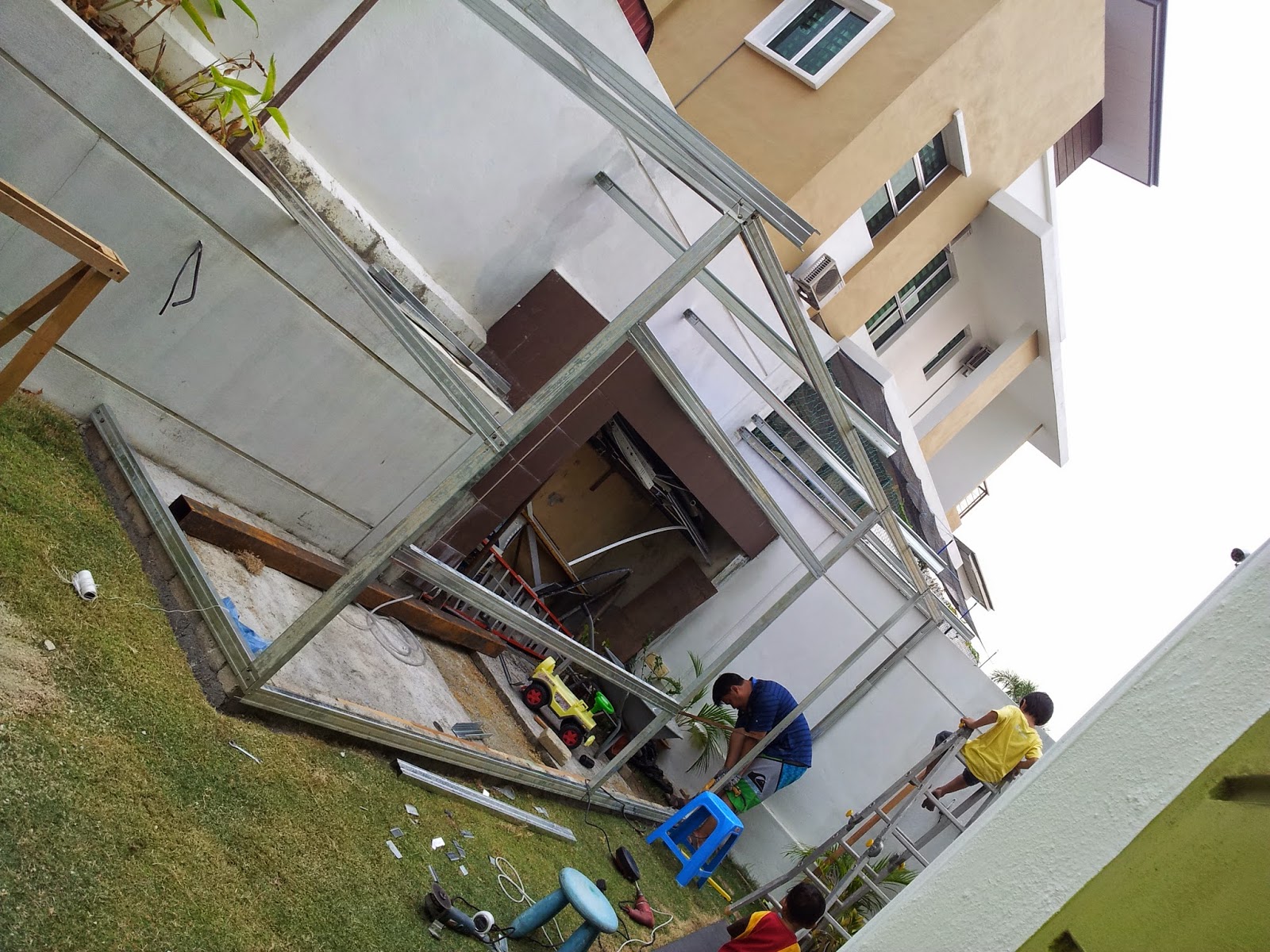 TruelyMe........: DIY store luar rumah.