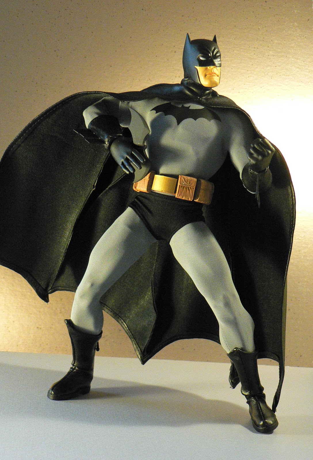 Super-DuperToyBox: DC Direct 13" Deluxe Collector Batman