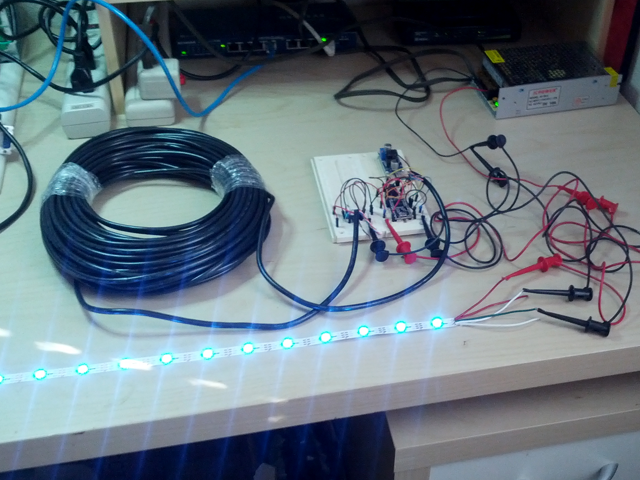 Teknynja: Driving WS2812/NeoPixels RGB LEDS over CAT5 Ethernet Cable