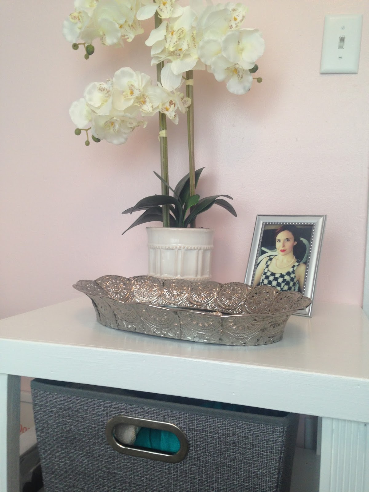 Amy's Creative Pursuits: A Custom Made End Table and a Pretty Table Top ...