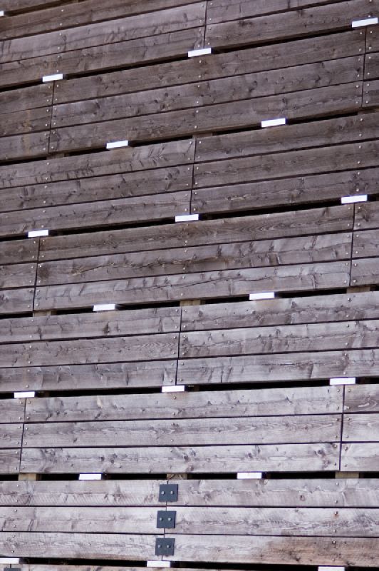 4 Material dinding dan kemampuannya menahan radiasi panas