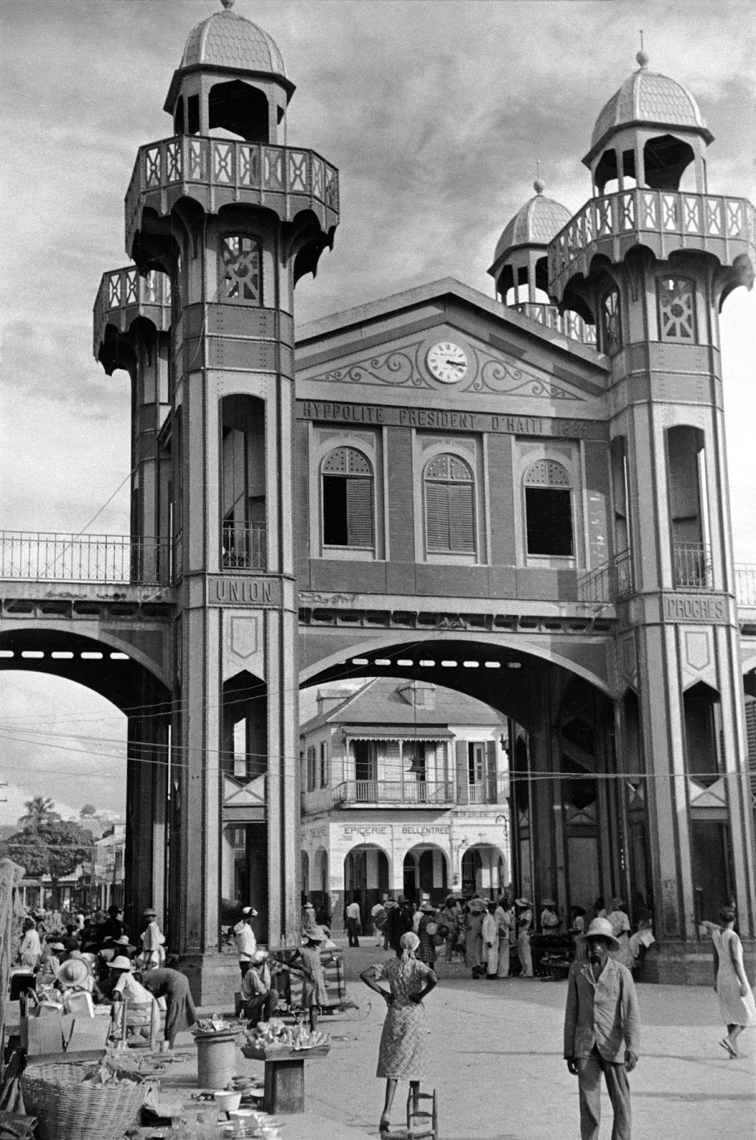 HAITI CONNEXION CULTURE: Se prendre en charge ou disparaître