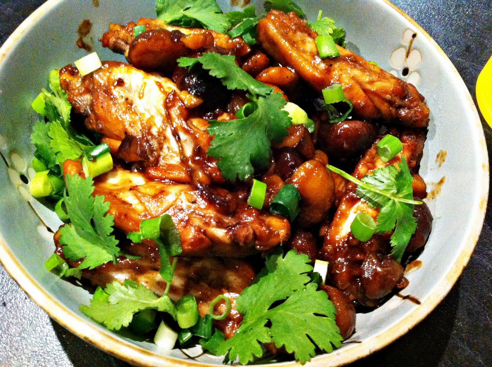 the chef and her guinea piggie: Braised Chicken Wings with Chestnuts / 栗子鸡