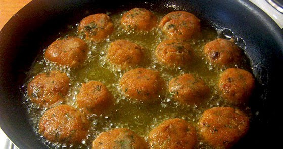 Ταραμοκεφτέδες με άσπρο ή κόκκινο ταραμά