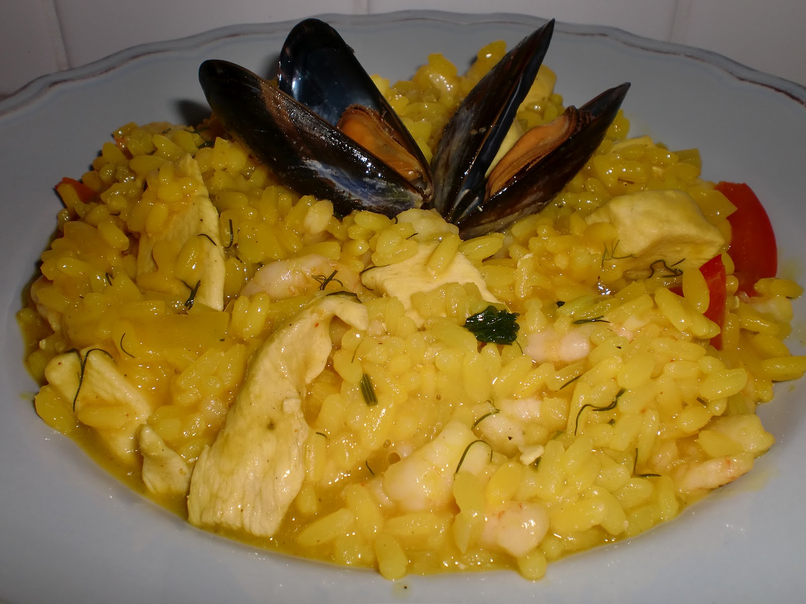 I Monicas Kök: Paella-Risotto med Räkor och Kyckling!