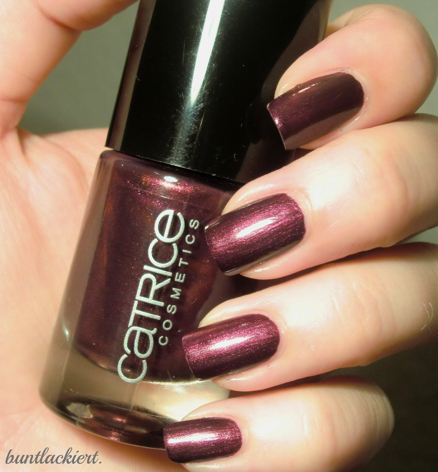 Buntlackiert: Catrice - First Class Up-Grape
