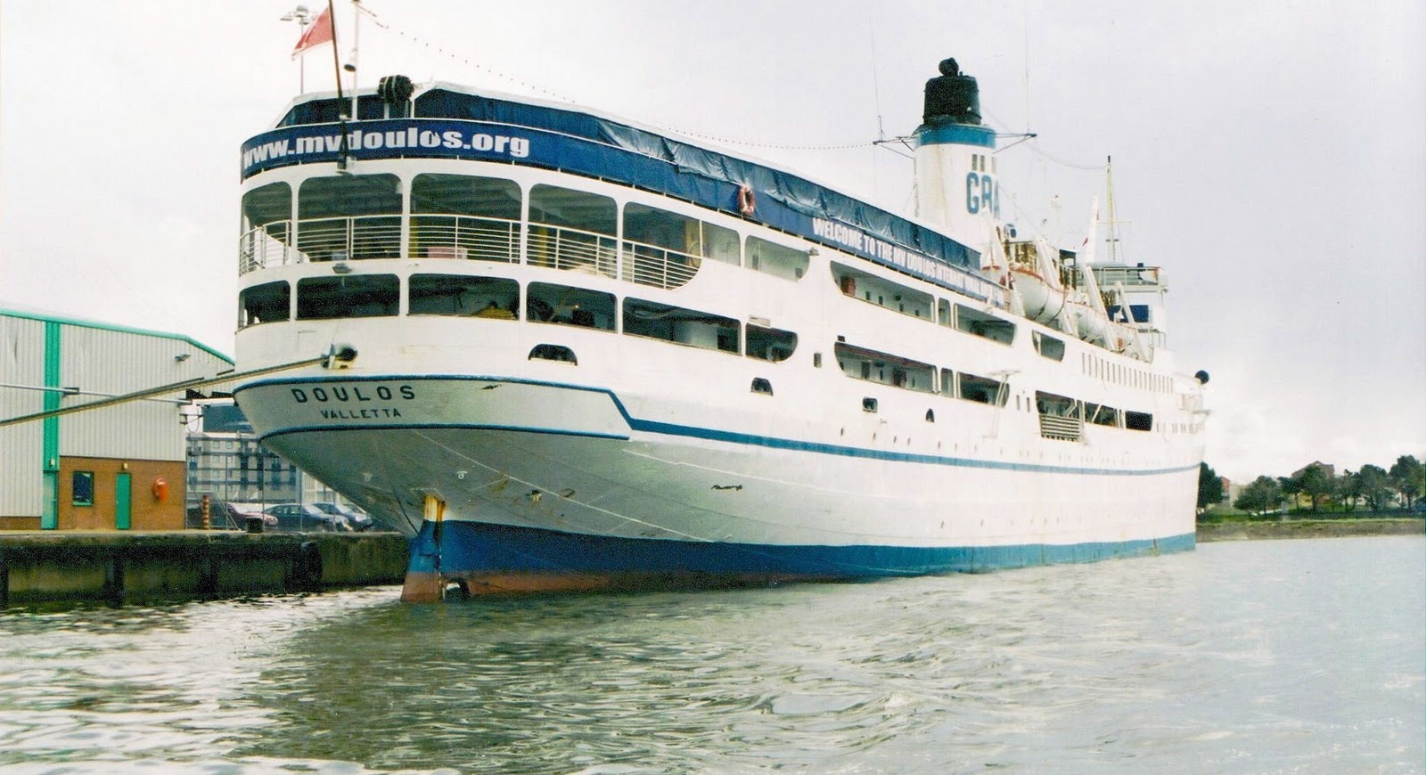 MV "DOULOS", the biggest floating library in the world