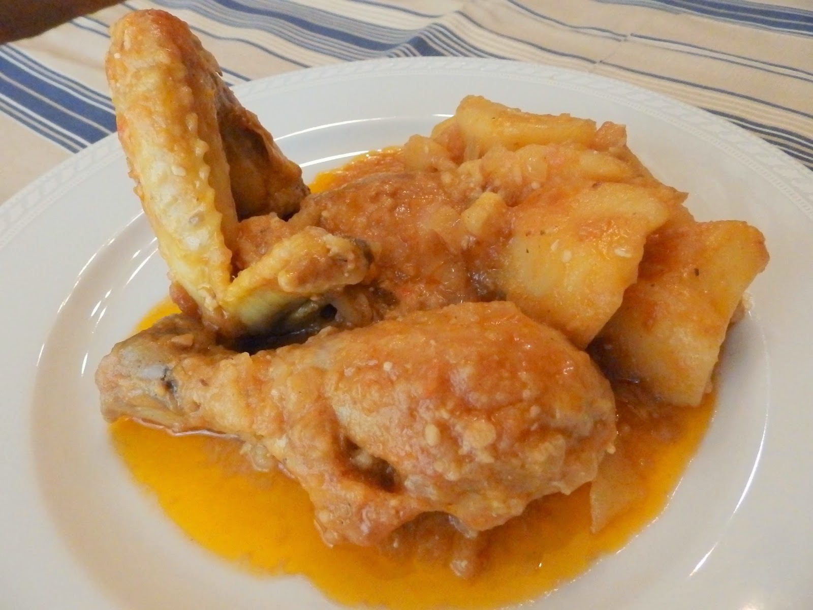 Pollastre amb patates Pollo con patatas