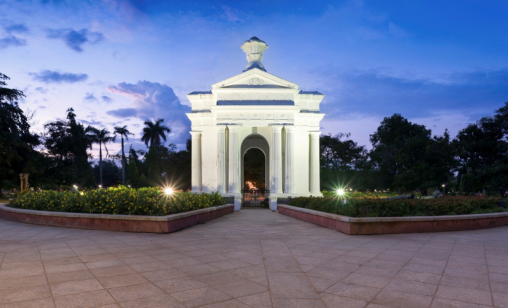 Pondicherry Tourism: Aayi Mandapam (Park Monument), Pondicherry