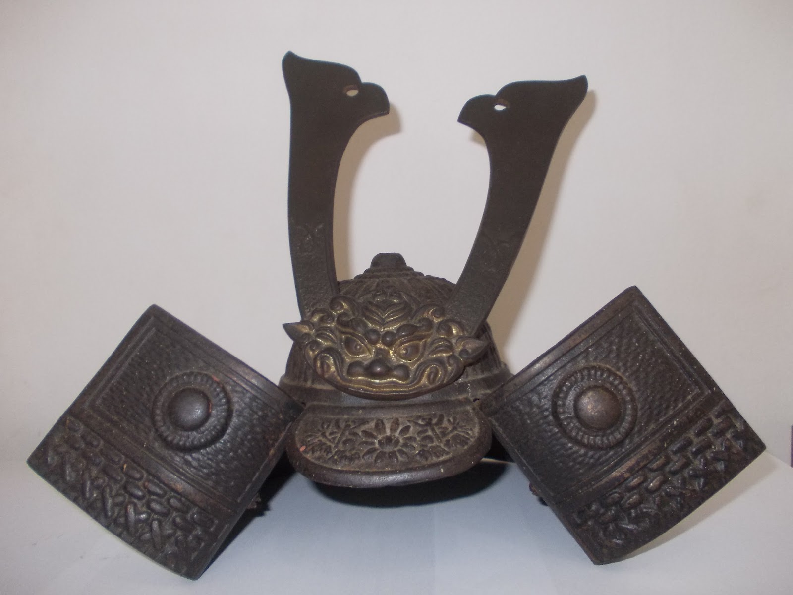 kiniantik: Miniatur Topi Perang