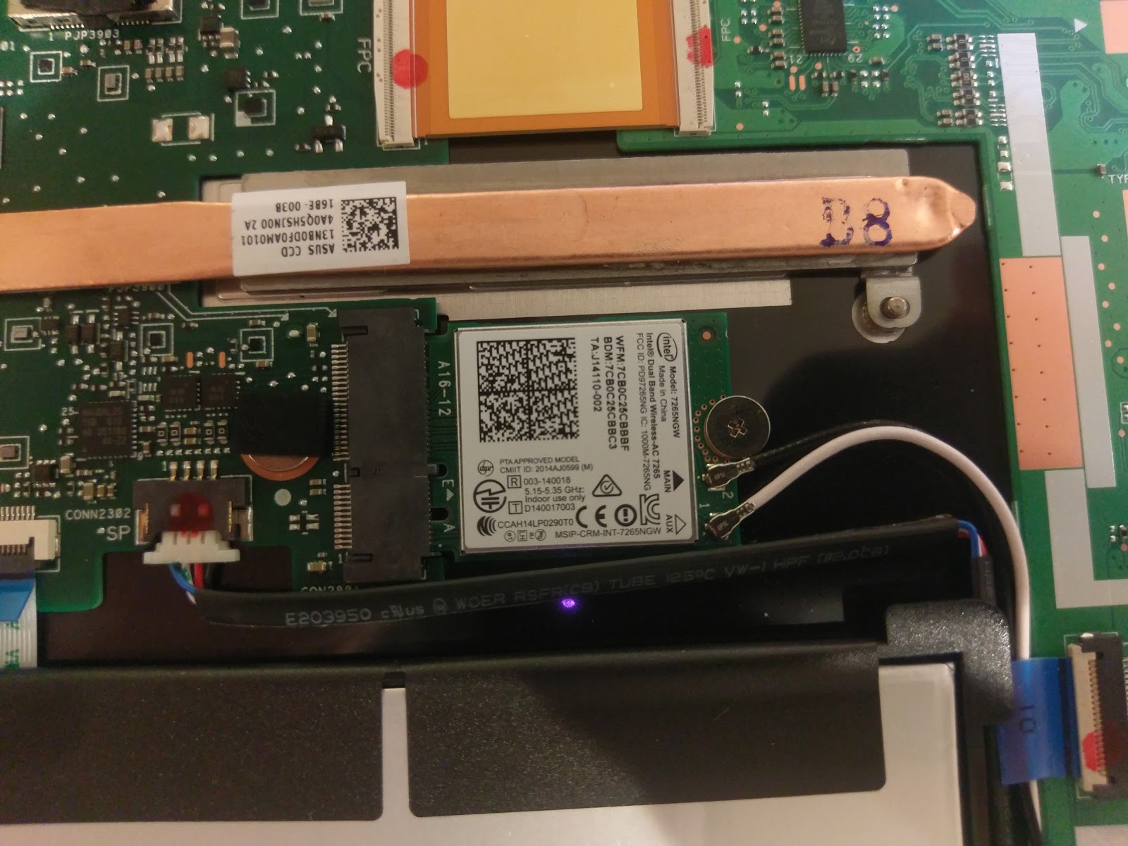 A Look inside the Asus C302 chromebook﻿