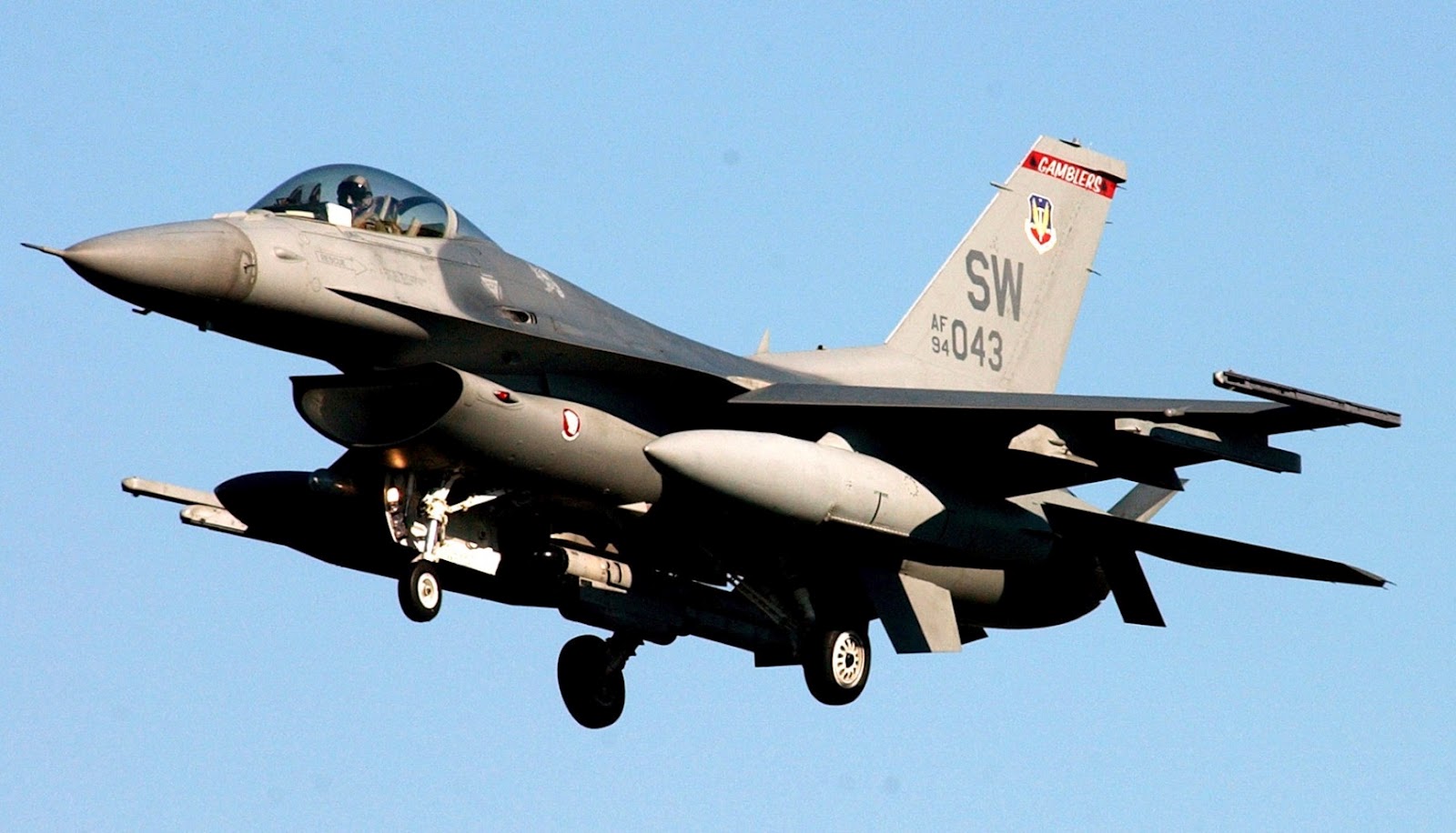 Miltary-Wallpapers|Guns-hd-Wallpaper: F-16 Fighting Falcon Pics 2012