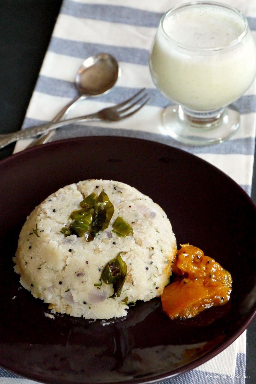 A Peek into My Kitchen: Simple Rava (Sooji) Upma / Semolina Porridge ...