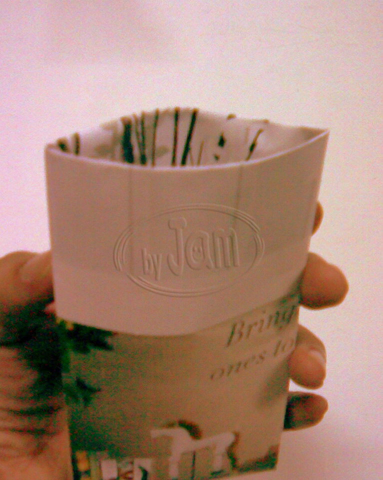 How to fold paper case. - D . I . Y . Done ! It 's Yours