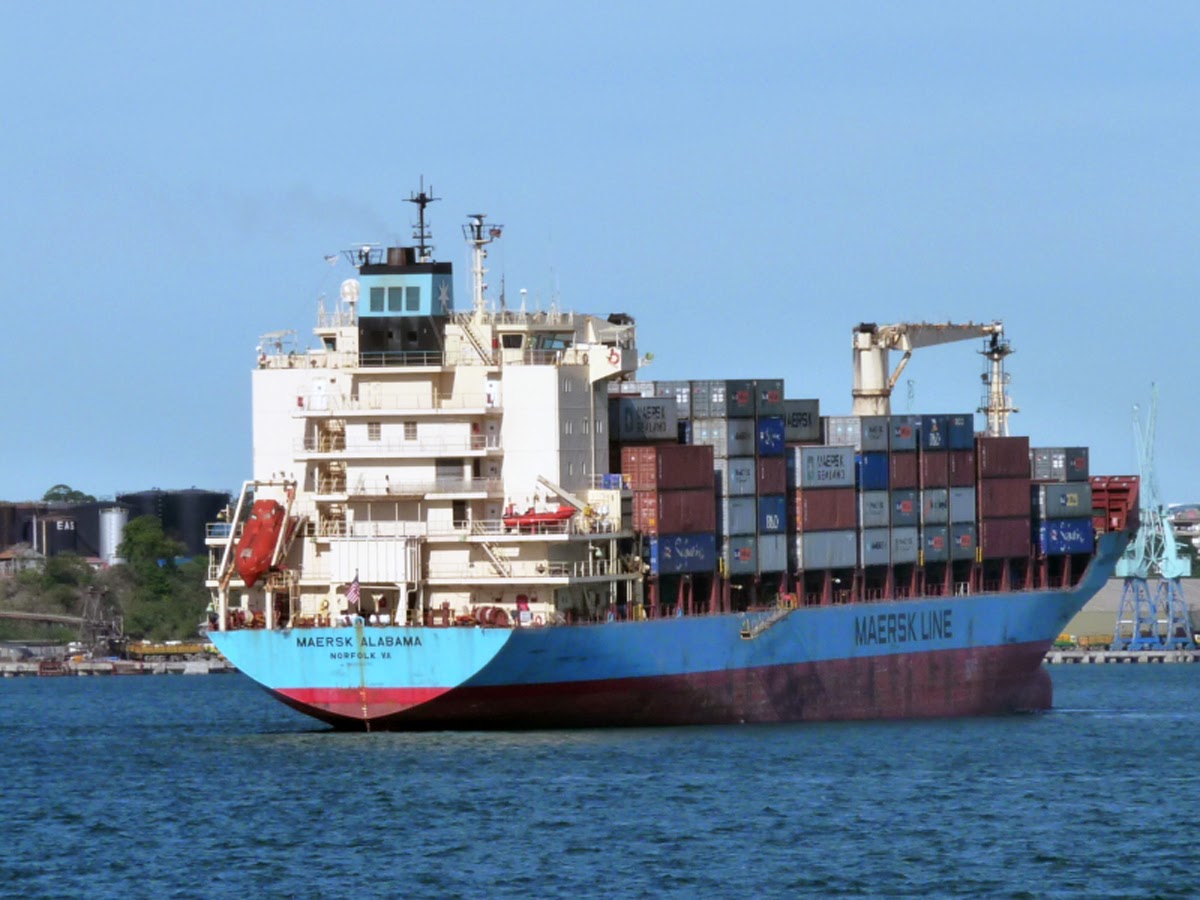 Santos Shiplovers: Captain Phillips Trailer 2013 Tom Hanks Movie ...