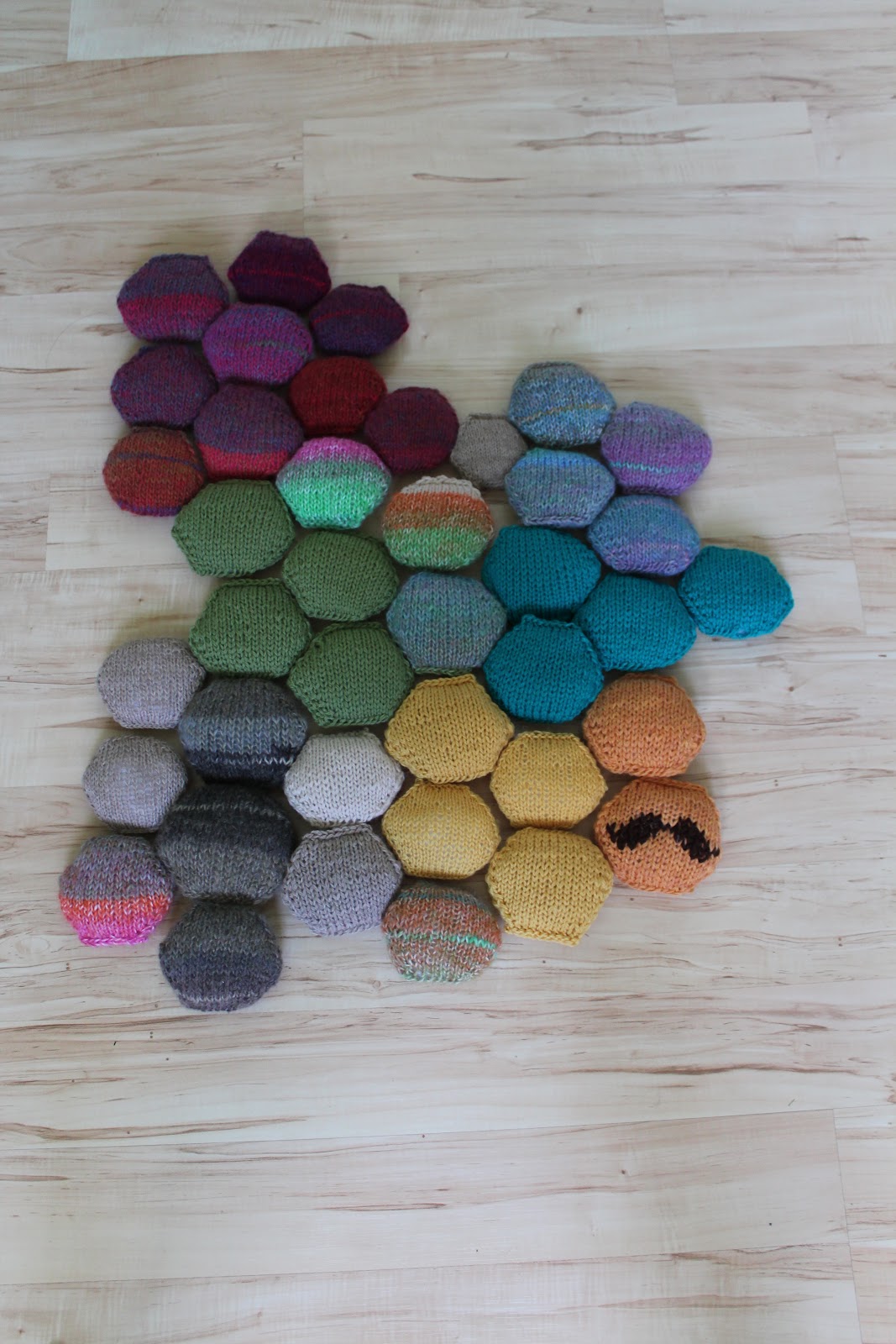 Beekeeper's Quilt: 40 Hexipuffs. | A Modicum of Ingenuity