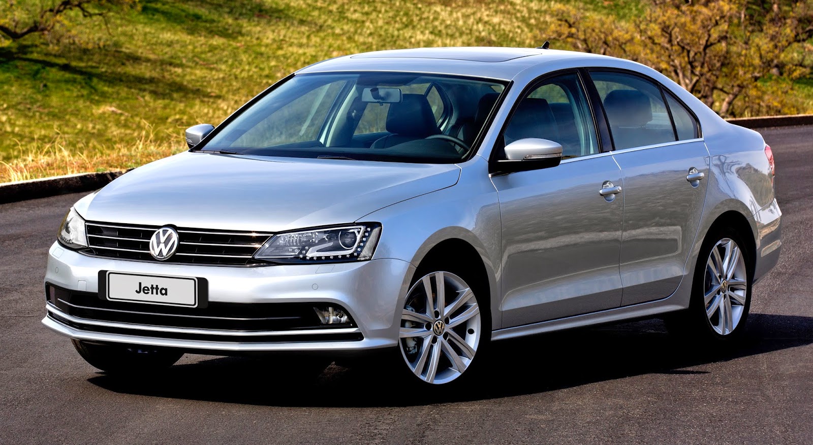 VW lança Jetta 2015, reestilizado e em três versões