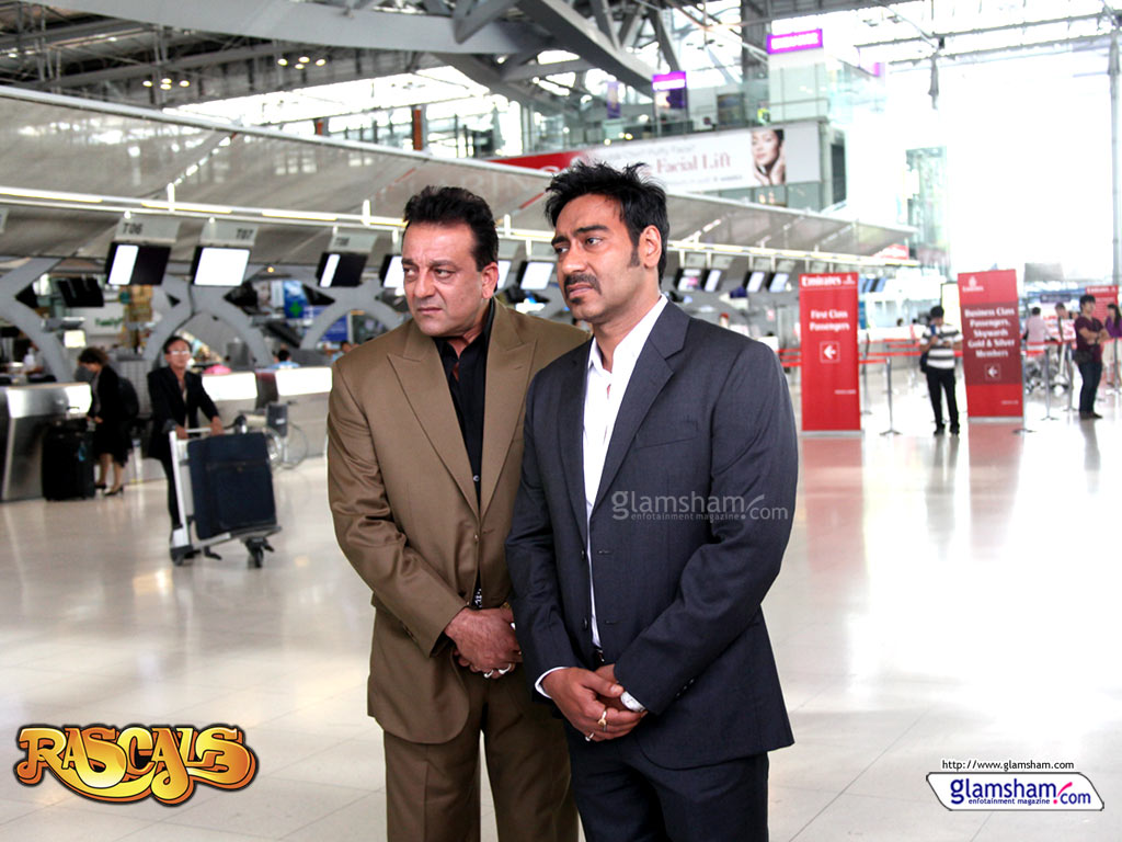 RUJAX CAMPOR: Rascals Movie Wallpapers 2011