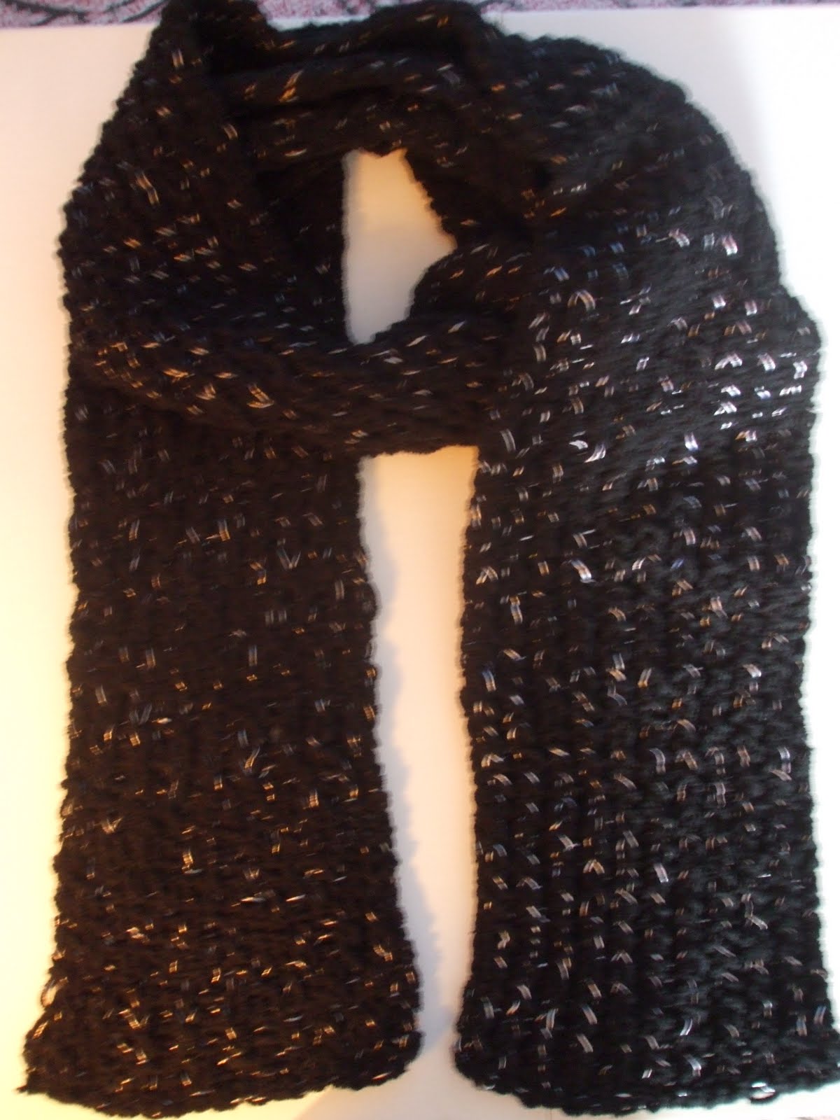 Multiarte: Cachecol Preto com fio prata