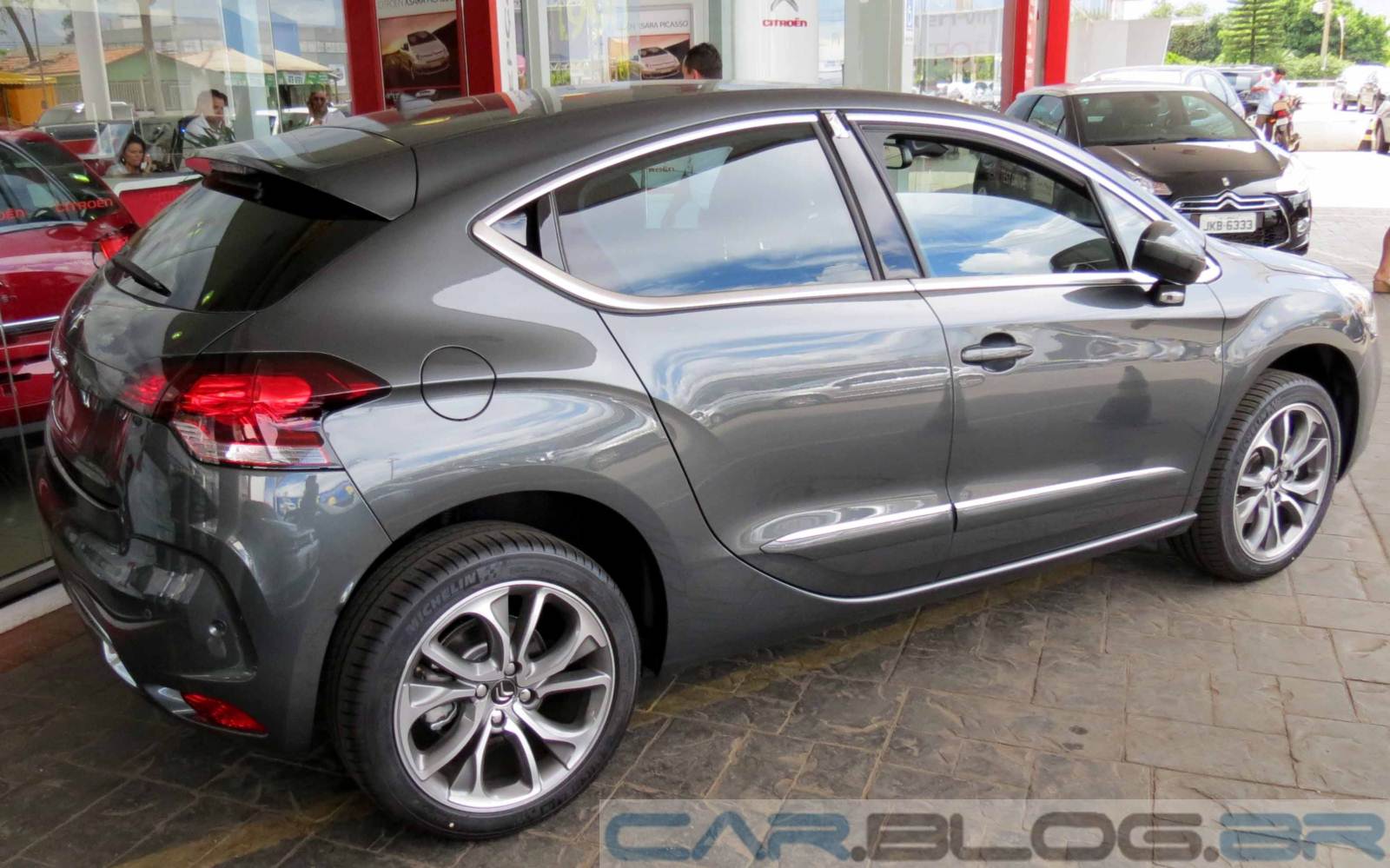 Citroen DS4 é lançado oficialmente. Preço 99.990 reais