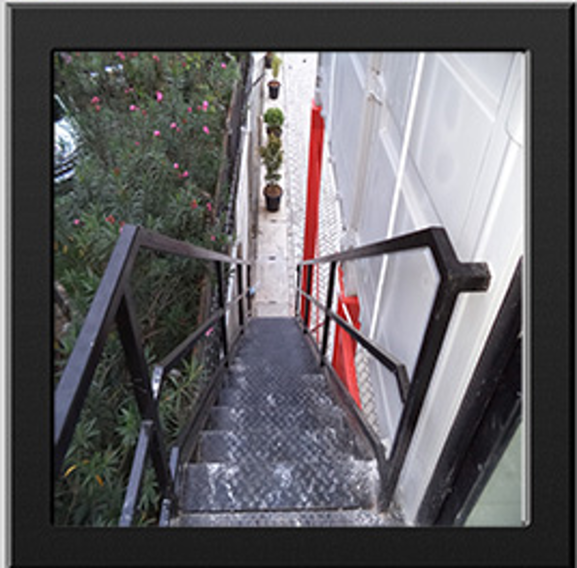 Containers for sale either for freight or modification. {Jual Container ...