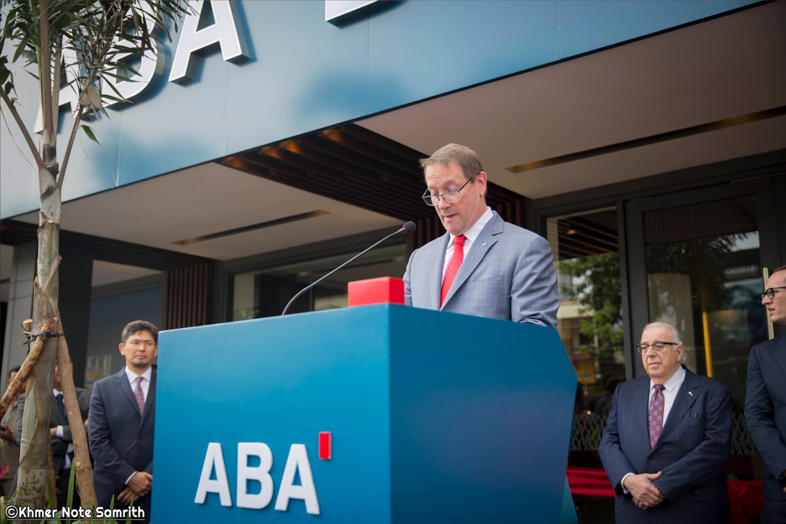 ធនាគារ ABA សម្ពោធបើក អគារការិយាល័កណ្ដាលរបស់ខ្លួនឡើងវិញ - Khmernote