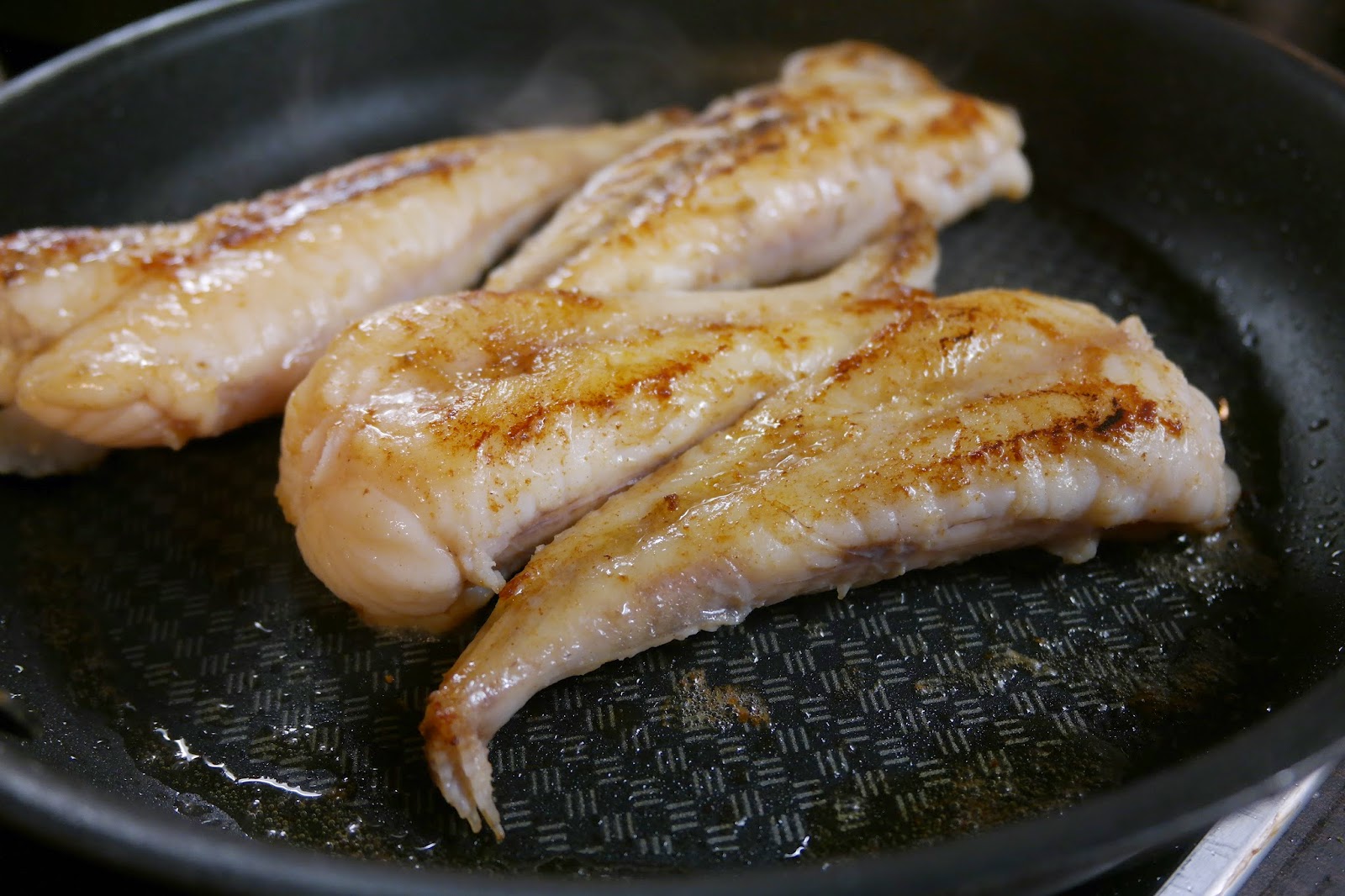 Petite Fourchette et Grande Cuillère: Queue de lotte crème ail fumé ...