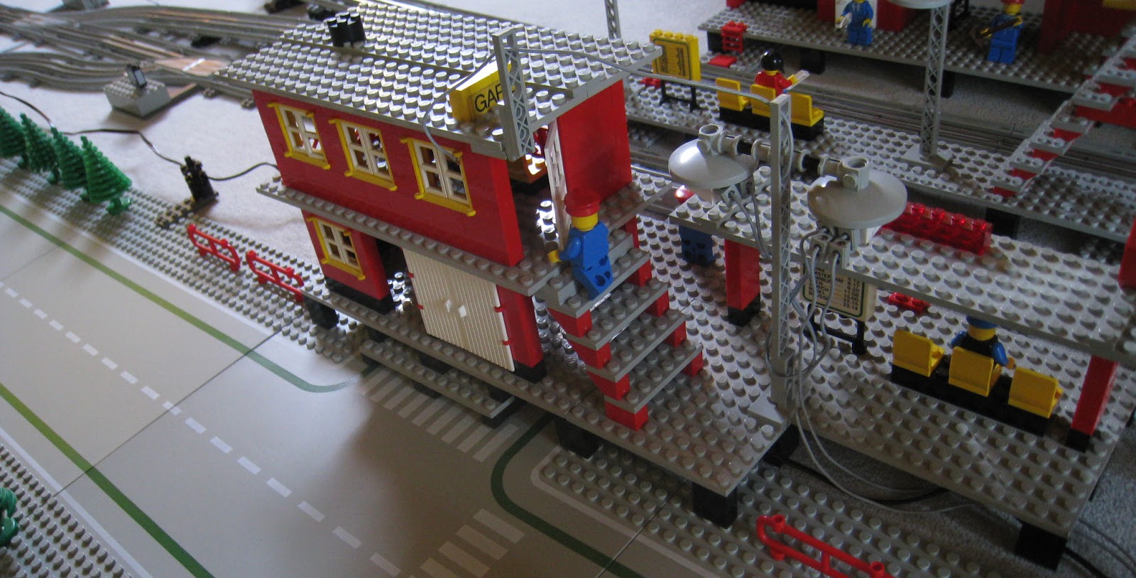 LEGO MOC Railway Station B by olivierz | Rebrickable - Build with LEGO