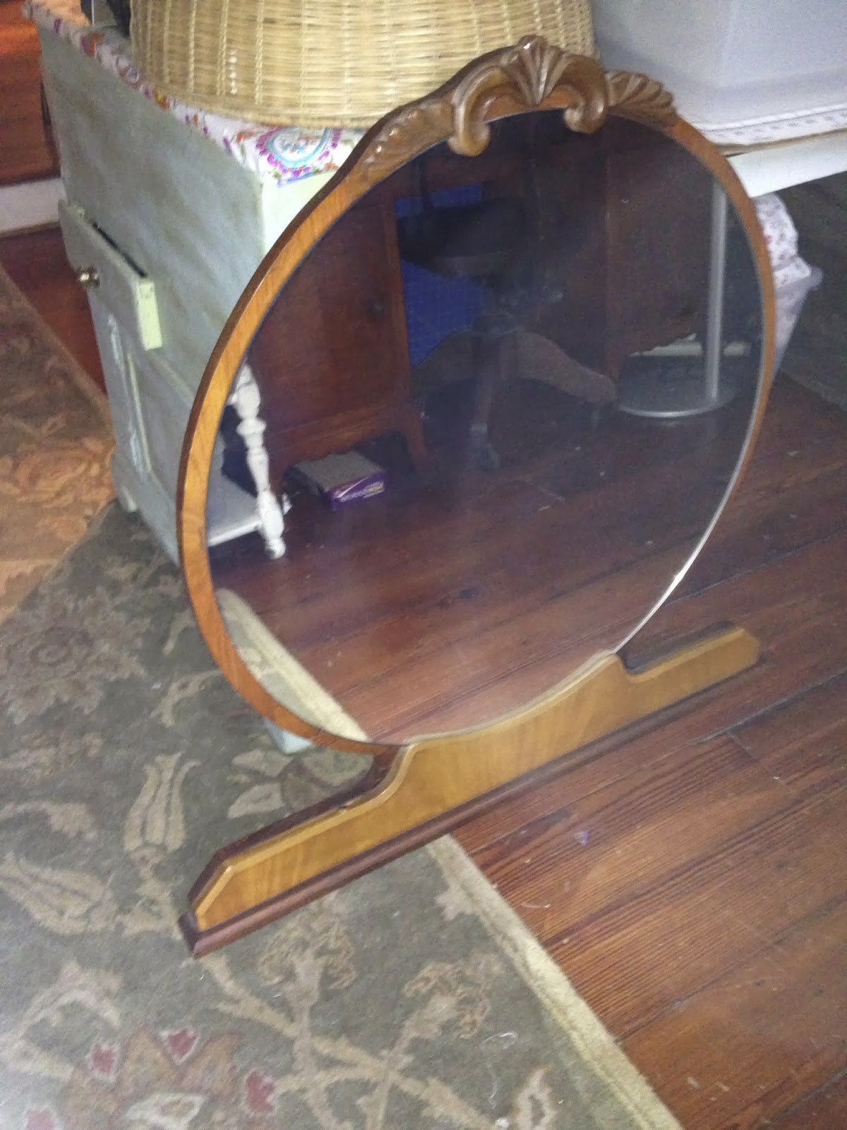 SheShe, The Home Magician: Deco Waterfall Vanity Makeover