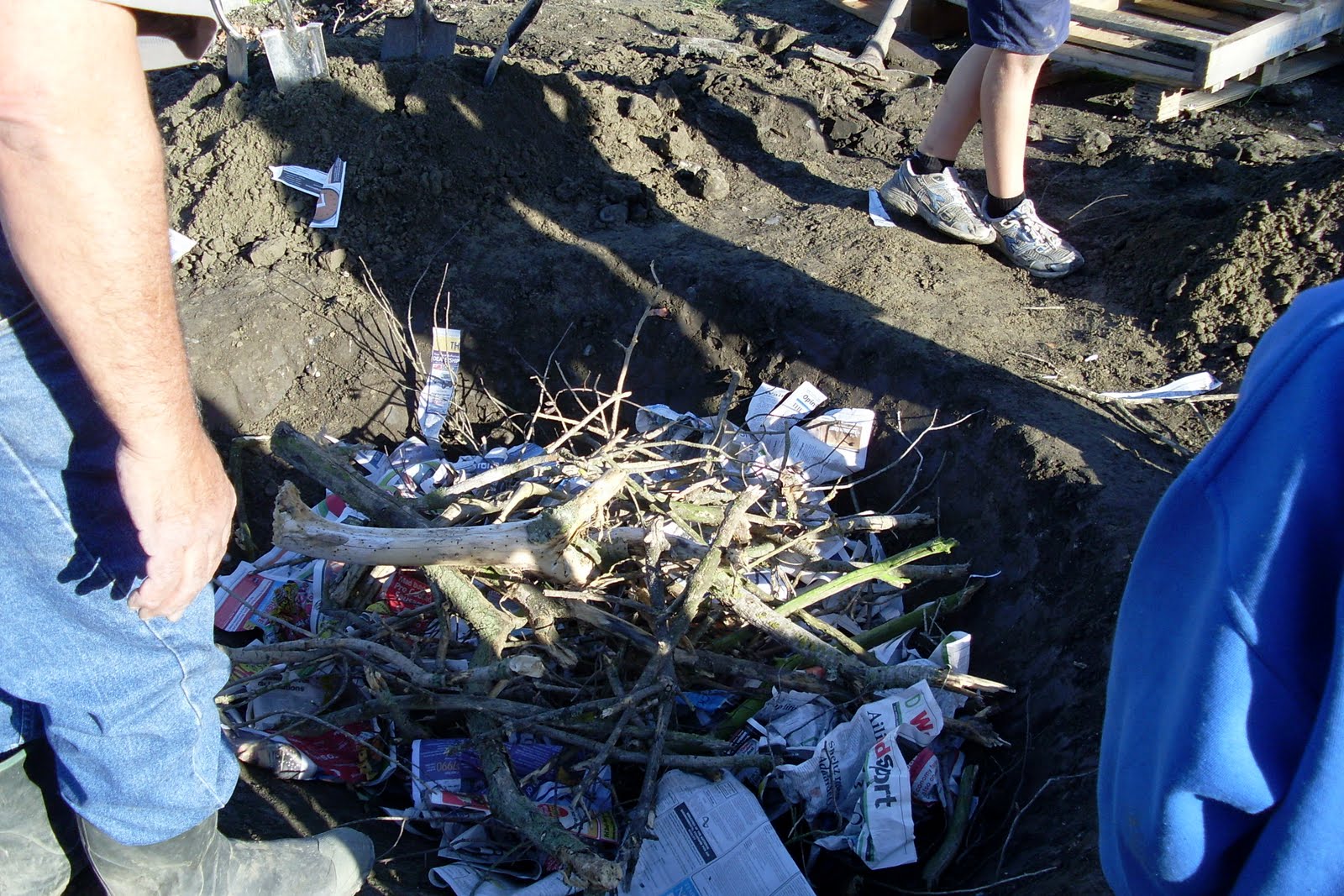 Belfast Seniors 2011: The Hangi - Digging the Hole!