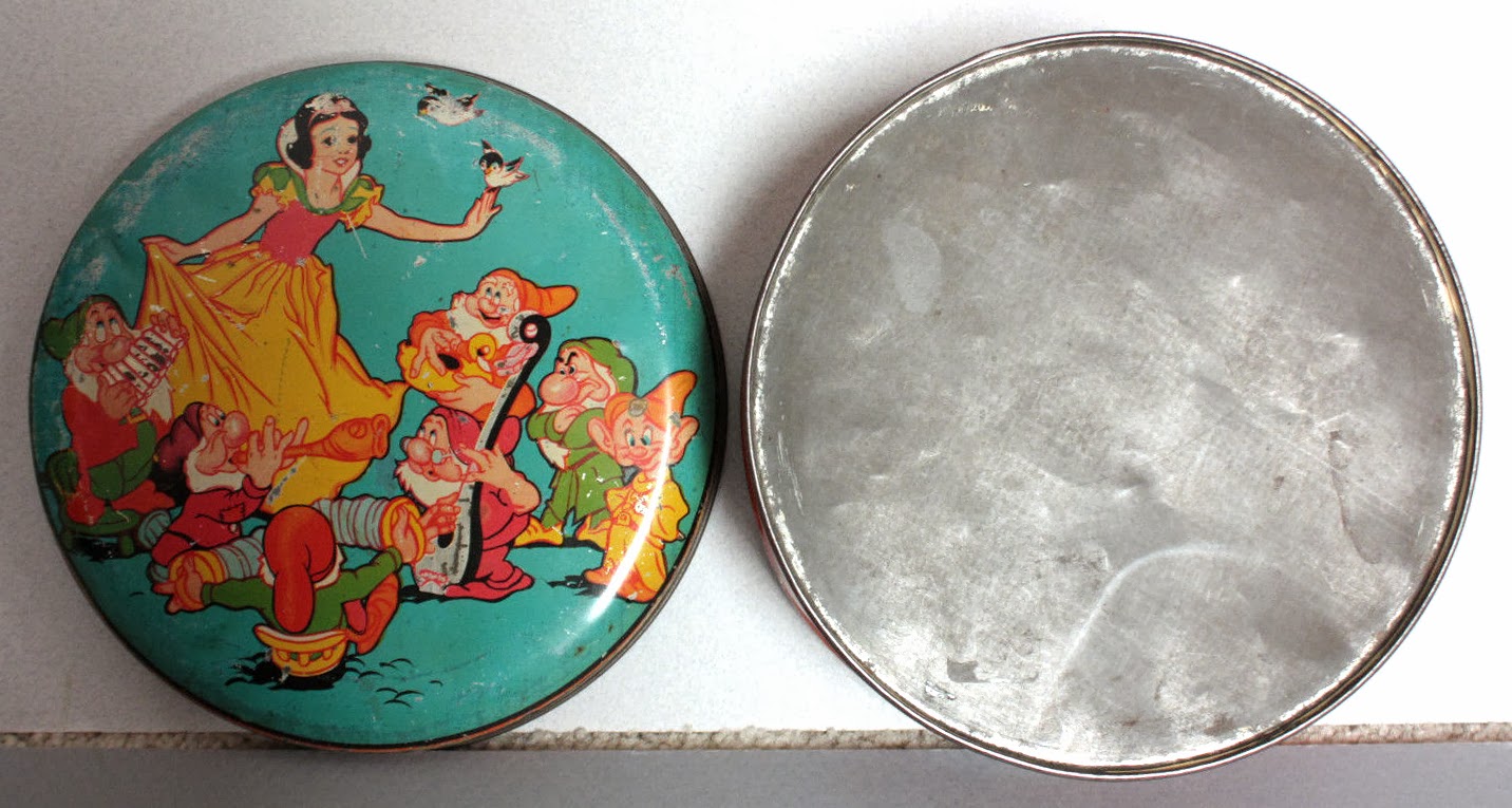 Filmic Light - Snow White Archive: 1938 Round Snow White Tin from England