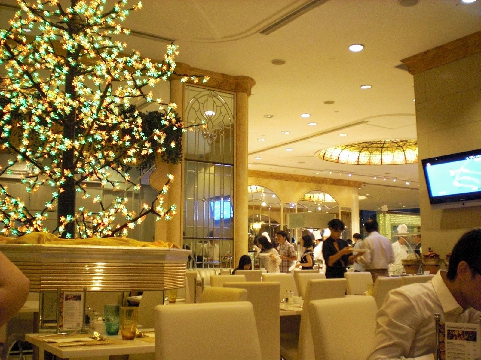 山區裡的走走趯趯: 御花園咖啡室 Cafe Rivoli：未遊英倫．只好味遊御花園